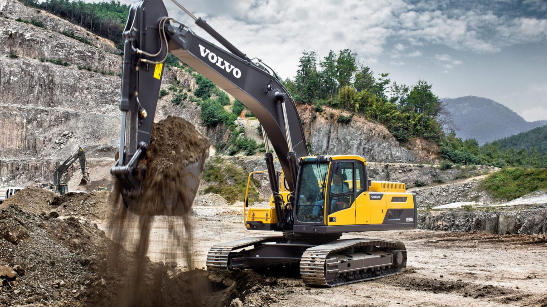 How to Operate an Excavator Safely for Beginners | Step-by-Step
